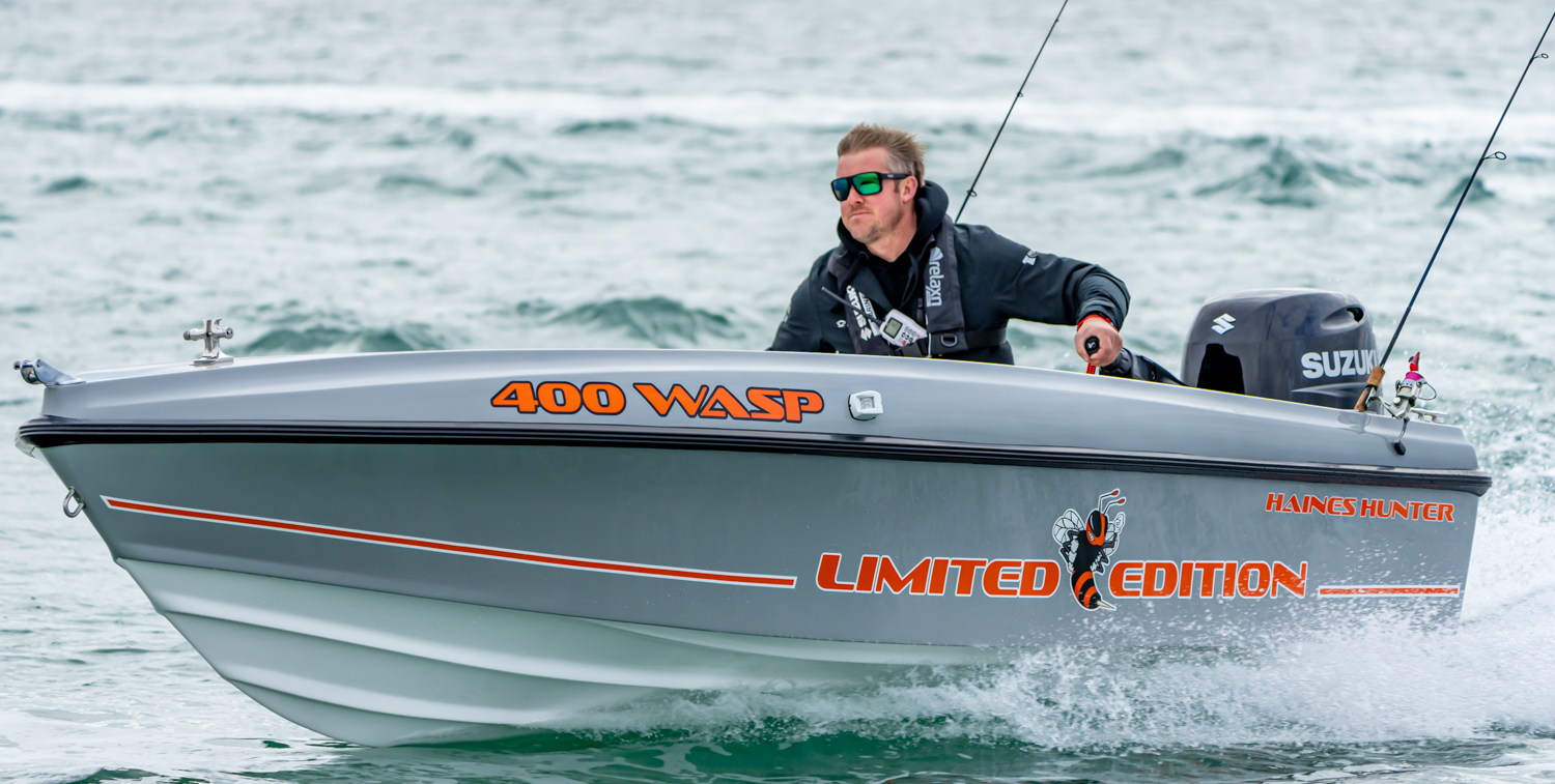 Haines Hunter Sea Wasp powered by Suzuki Video | Geelong Marine World